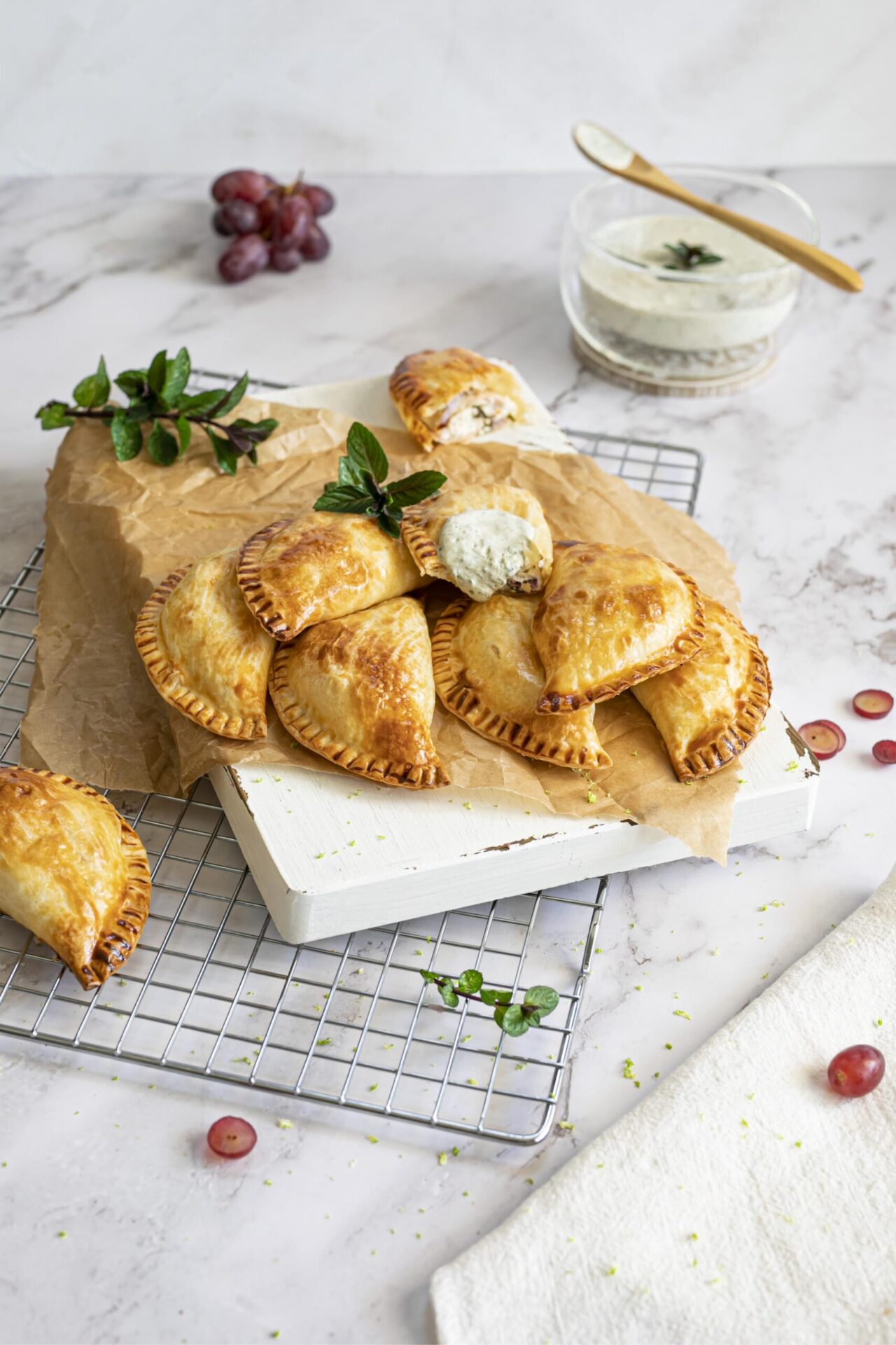 Empanadas of baked grapes, ricotta and mint - Secretos Del Sur