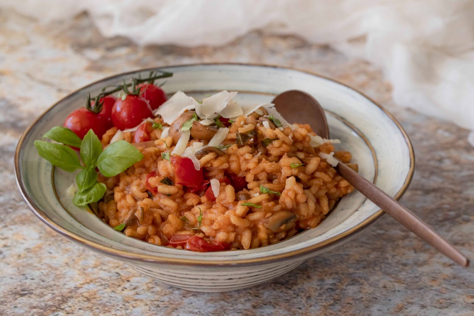 Risotto with cherry tomatoes and mushrooms - Secretos Del Sur